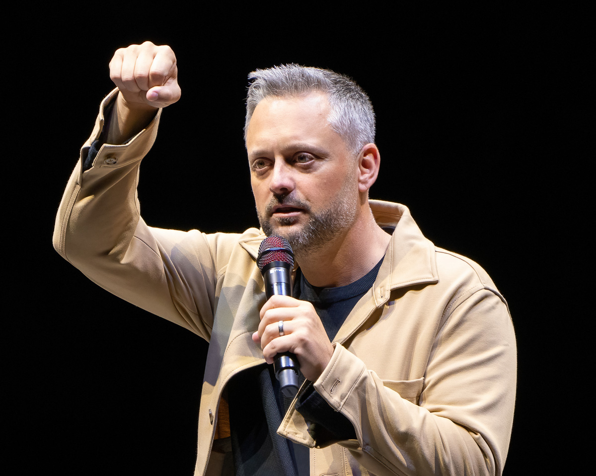 Nate Bargatze Brings the Funny to the Moody - Front Row Center